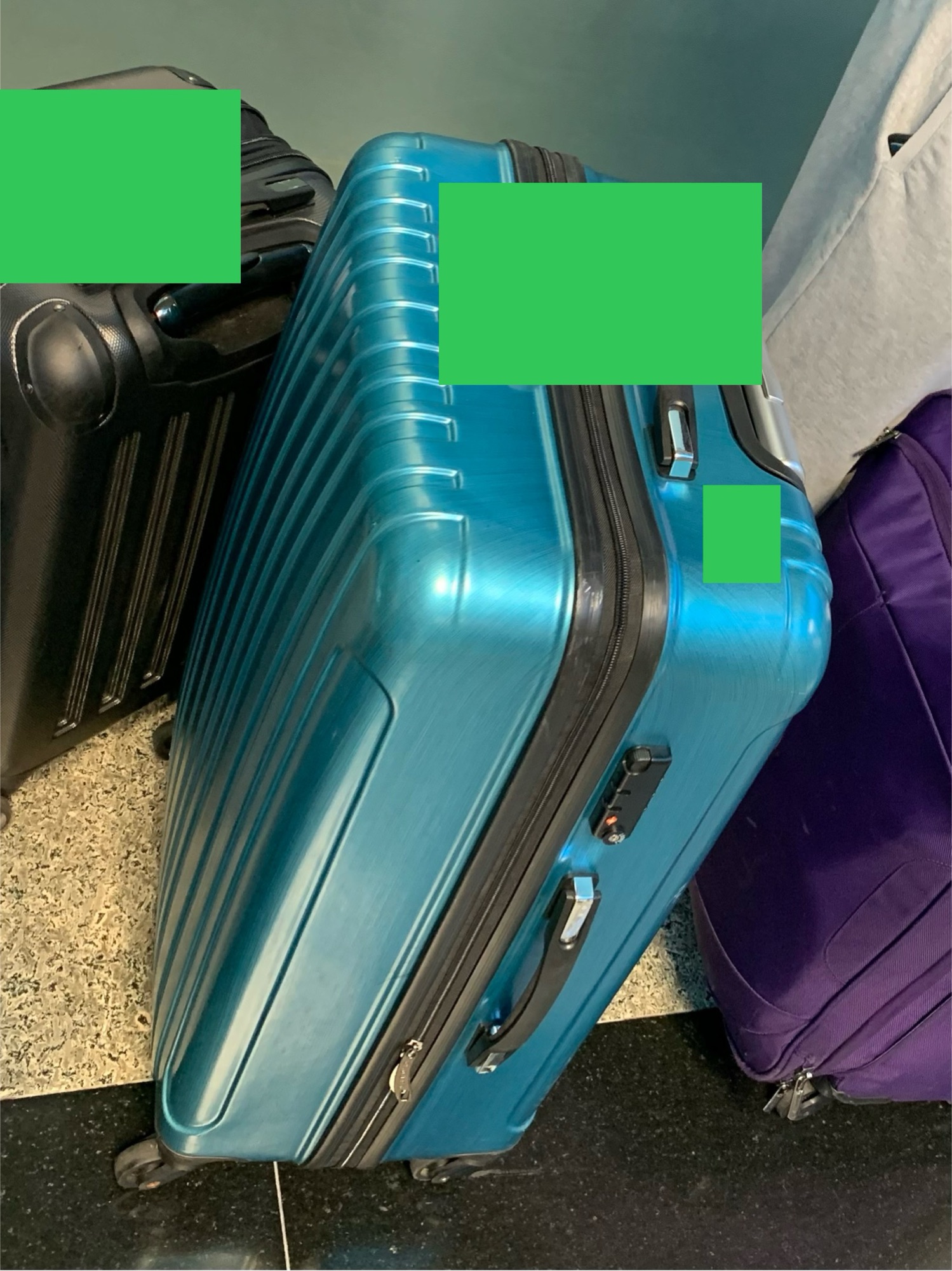 Cheap Suitcases in Tokyo at Ginza Karen – très très well-traveled